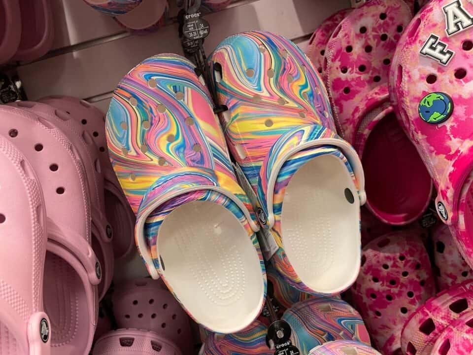 Do Crocs Stretch? Here's All The Tea You Should Know!