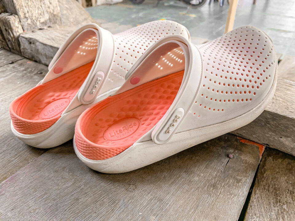 Do White Crocs Get Dirty? 5 Easy Methods To Clean Them