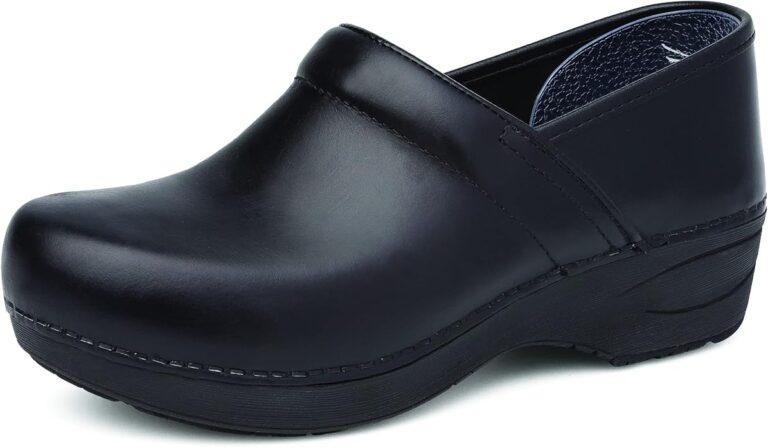 15 Must-Have Kitchen Shoe for Chefs, Servers, and Food Industry Pros